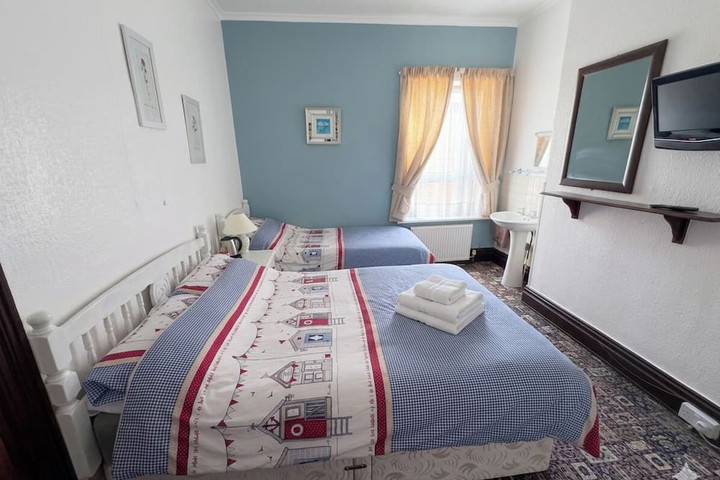 Affordable & Cozy Seaside Guest House| Cleethorpes - Cleethorpes