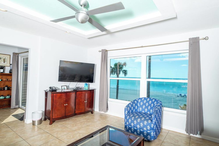 Beach Front 2 Bed-2 Bath Private Balcony, Modern With Gulf Front Views - Longboat Key, FL