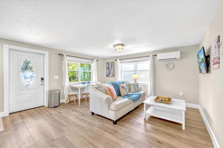 Walk To Siesta Key Beach & Village | Pool | Dock | Game Room! - Siesta Key, FL