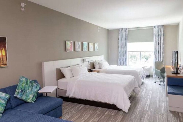 4 Separate Room For Families | Enjoy Free Breakfast, Outdoor Pool - Wesley Chapel, FL