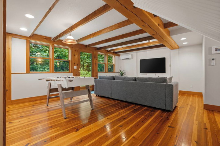 Burke Bay A-frame Retreat W/cedar Hot Tub - 15 Minutes To Seattle Ferry - Silverdale, WA