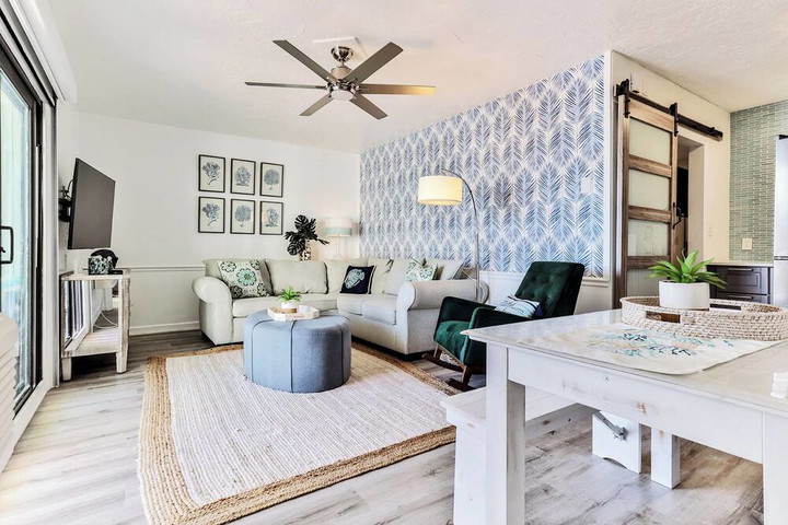 Coastal Waters: Charming Oceanfront Retreat With Pool & Stunning Ocean Views - Edgewater, FL