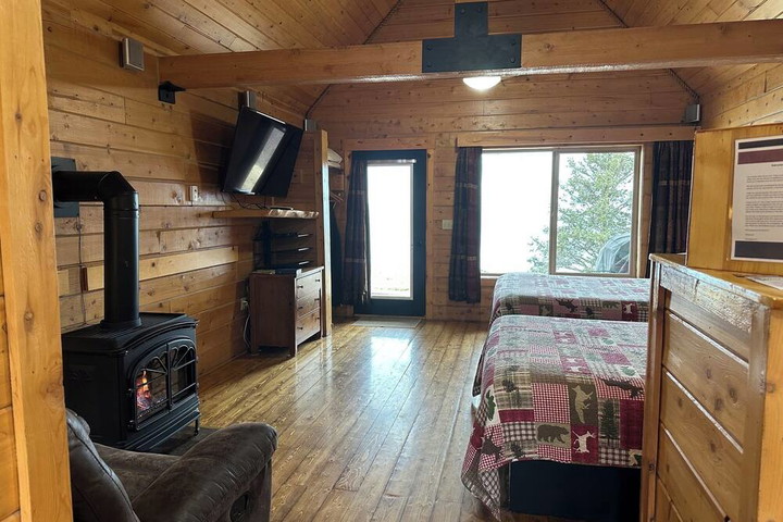 Dall Cabin - Cozy Retreat With Bay Views, A Shared Hot Tub, And Fire Pit! - 
