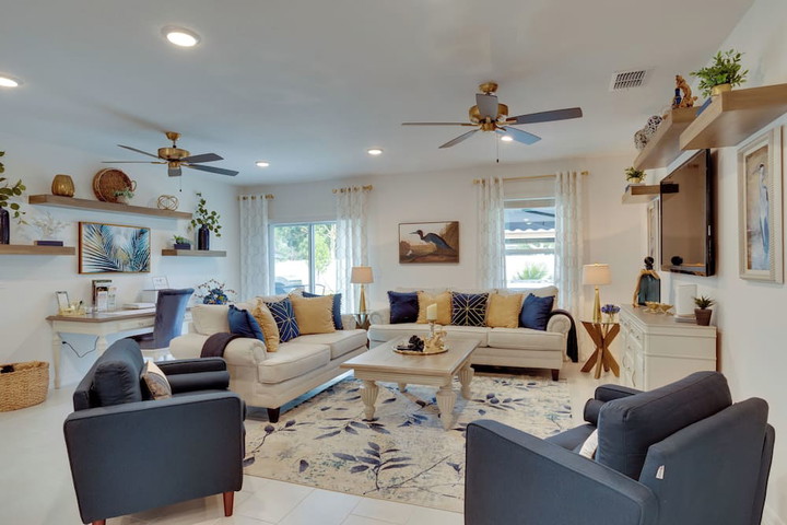 Beautiful Port St Lucie Home W/ Hot Tub! - Port St. Lucie, FL