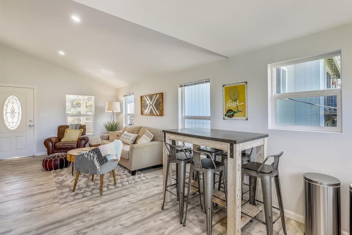 Forest Heights ~ Relaxed Modern-boho Style, Forest Views, Hot Tub, Wine Country - Sebastopol, CA