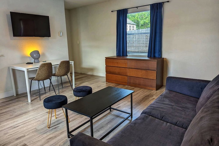 Spacious 1br #107 | Sleeps 4 | Beach Walk - Boca Raton, FL