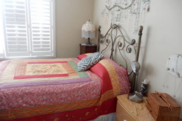 Bunni's Beach Condo ~ Wow !!  Free Assigned Parking!  Calendar Up To Date... - San Diego, CA