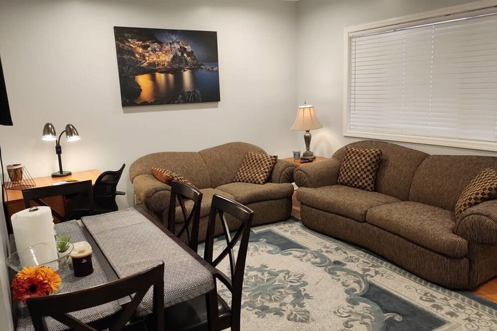 Chicago Lakefront Vacation Rental · Fire Pit Patio · Loyola Beach - Wilmette, IL