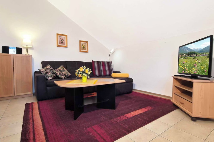 Ferienwohnung 3 "Unternberg" (45qm), 2. Stock, Westbalkon, Küchenzeile, Tv, Lan + Wlan, Max 2 Personen - Ruhpolding