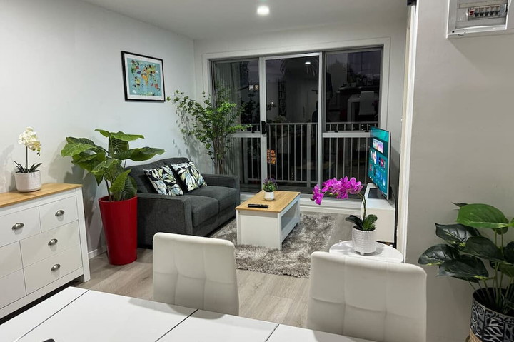 Impecable 3 Bdr-2 Bath -Free Carpark And Pool - Auckland