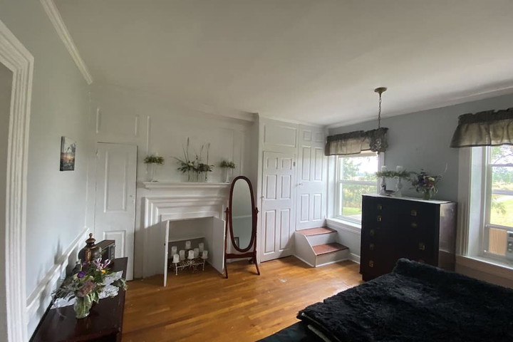 Beautiful Farm House On 500 Acres Of Preserved Farmland - Chesapeake Bay