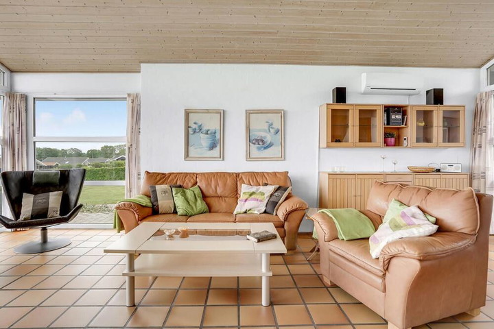Amazing Home In Sjølund With Kitchen - Kolding