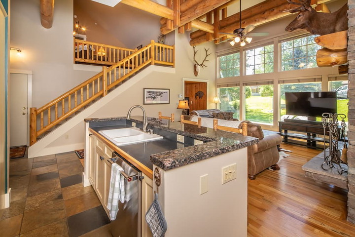 Mountain Modern Townhome - Big Sky, MT