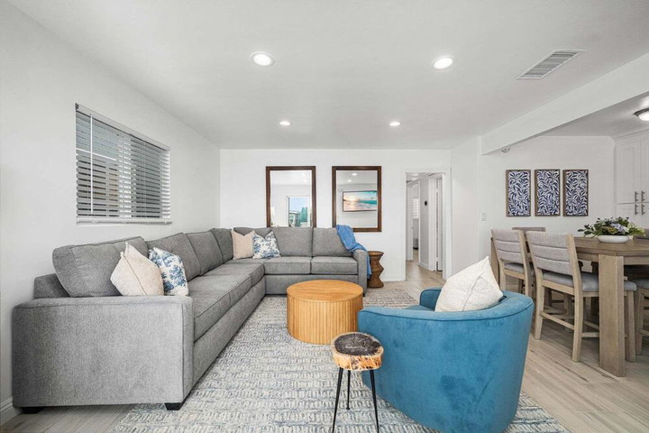 Balboa Remodeled Upstairs Unit With Parking Near The Funzone - Newport Beach, CA