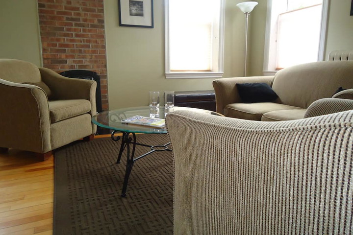 Stylish Downtown Historic District Suite Near Water Front & Convention Centre - Prince Edward Island