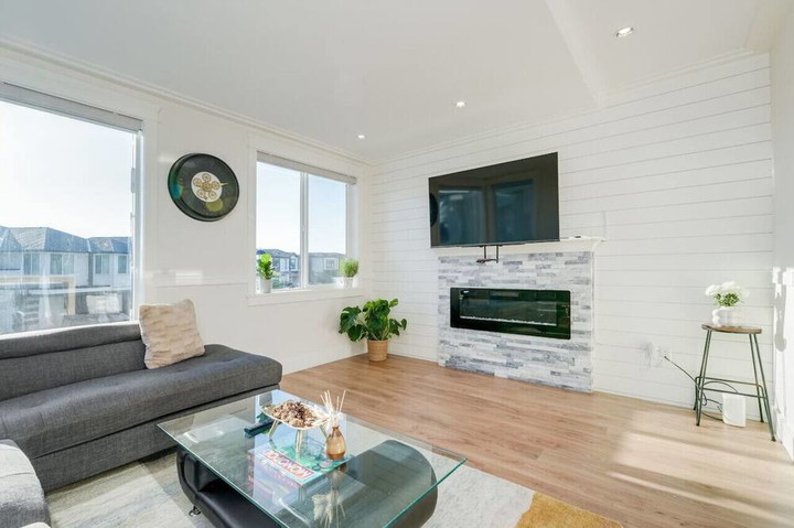 Elegant Home In Victoria Bc - Langford