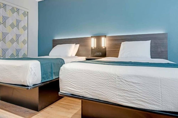 2 Full Beds | Non-smoking, Micfridge - Stockton, CA