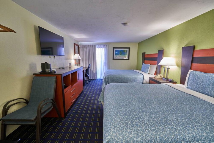 A Place You'll Surely Enjoy! 2 Units With Hot Tub, Indoor Pool, Free Breakfast! - Dennis, MA