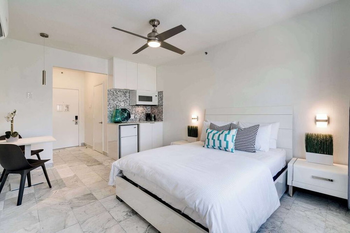 Best Beach Location | Wi-fi, Tv & Amenities - South Beach, FL