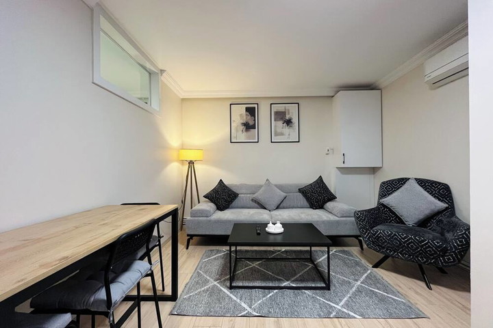One-bedroom Apartment In Taksim - No: 11 - Maltepe