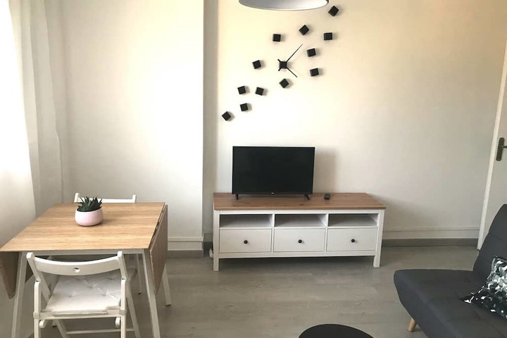 5 Pers - 2 Bedrooms Mourillon - Walking Distance To The Beach - Parking - Ferry Corse - Toulon