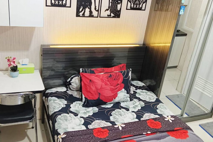 Cozy Superior Studio At Apartment Green Pramuka City By Shi - Jakarta
