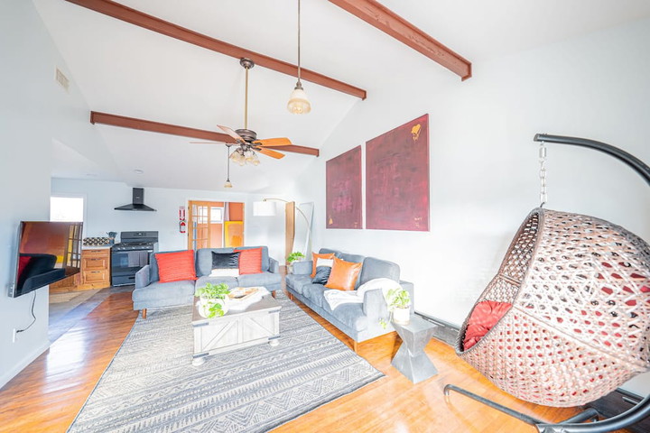 5bd/3ba Ranch With Vaulted Ceilings In Heart Of Ac - Atlantic City, NJ