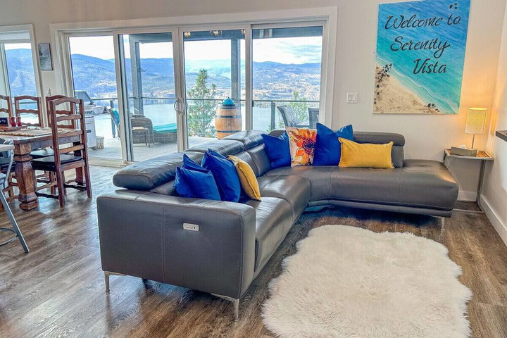 Naramata Hillside Luxe Retreat - Naramata