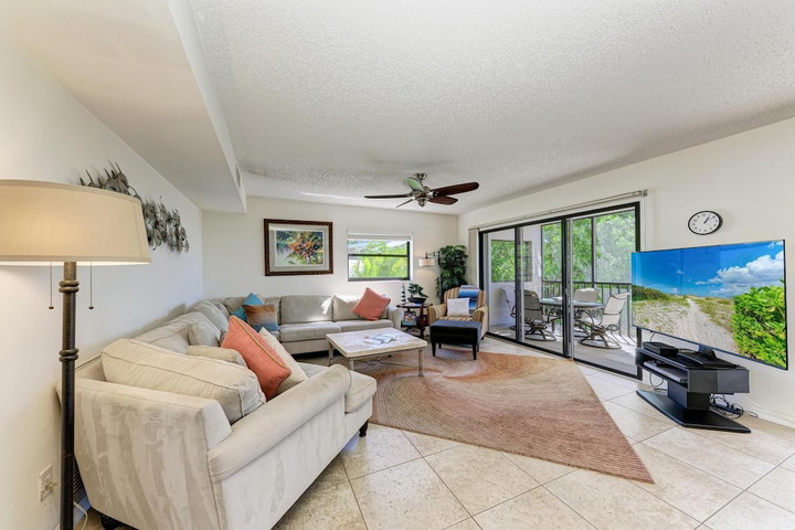 Luxury Siesta Key Beachfront Oasis-steps To World Famous Siesta Key Sand - Siesta Key, FL