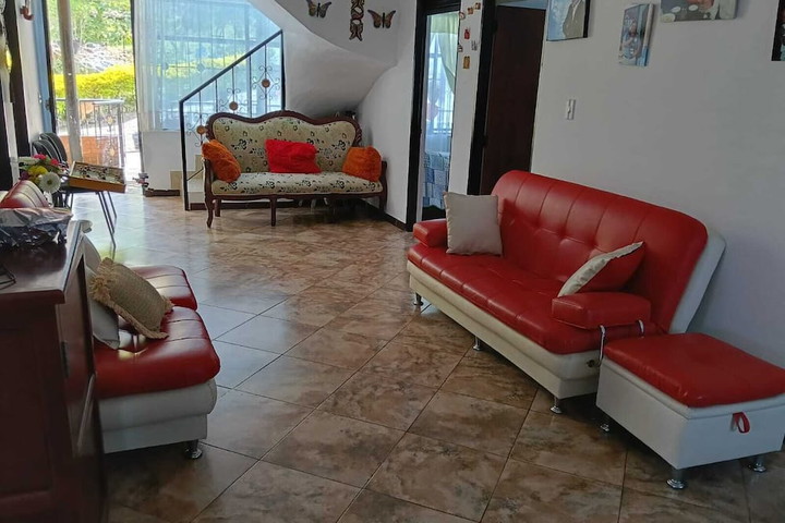 Villa Veronica Large House With Beautiful View And Spacious For Large Families - Villeta