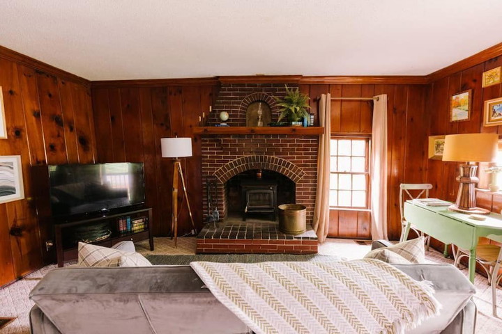 Historic 19th Century Cabin In Greenville - South Carolina