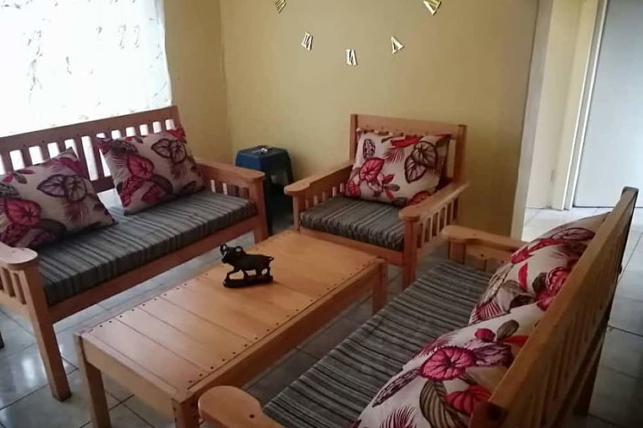 5 Minutes Into The City. Family Sized Unit With Newly Fitted Kitchen. No Wifi - Harare