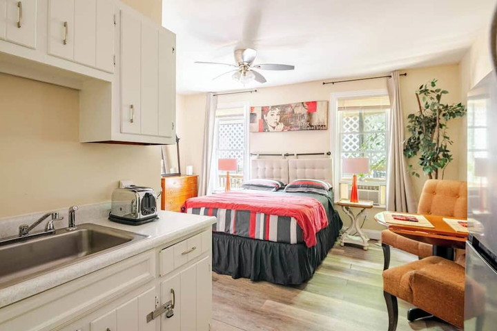 Cozy Elegant Efficiency - Harrisburg, PA