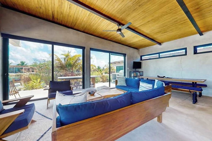 Relaxing Lagoonfront Villa With Private Pool, Dock, Cafe & On-site Spa - Placencia