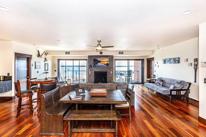 Starboard Point: Stunning Luxury Condo In The Heart Of Dl! - Detroit Lakes, MN