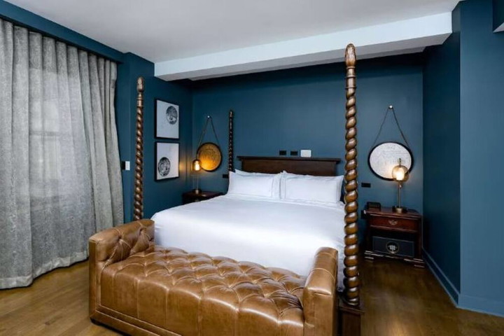 Simple Elegance In A Refined Downtown King Room With Kitchen Near Civic Center - Des Moines, IA