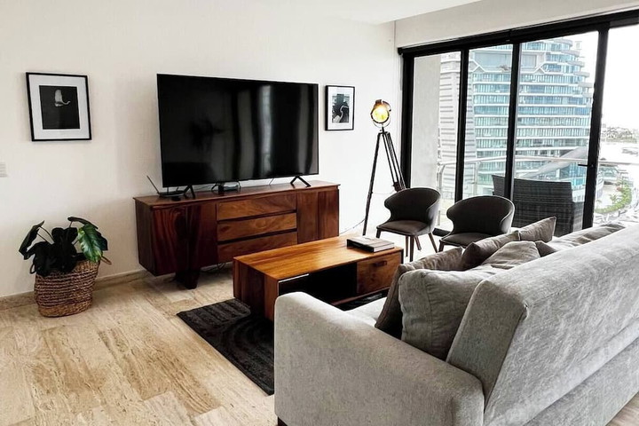 Top/2br/sea View & Balcony/pool/gym/marina Condos - Cancún