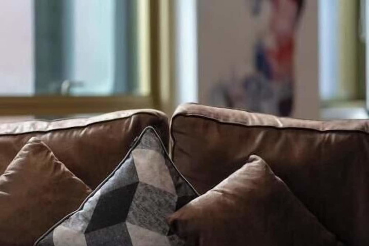 Barcelona Party Pad (Sleeps 16) - Liverpool, UK