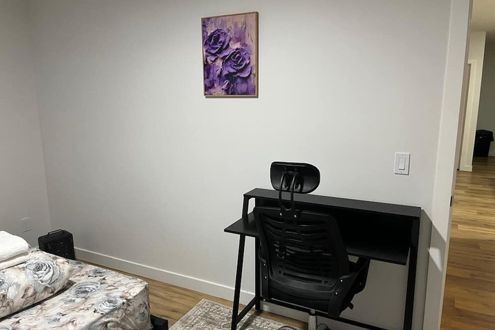 Homely Comfort Room. Shared Washroom With One - Alberta