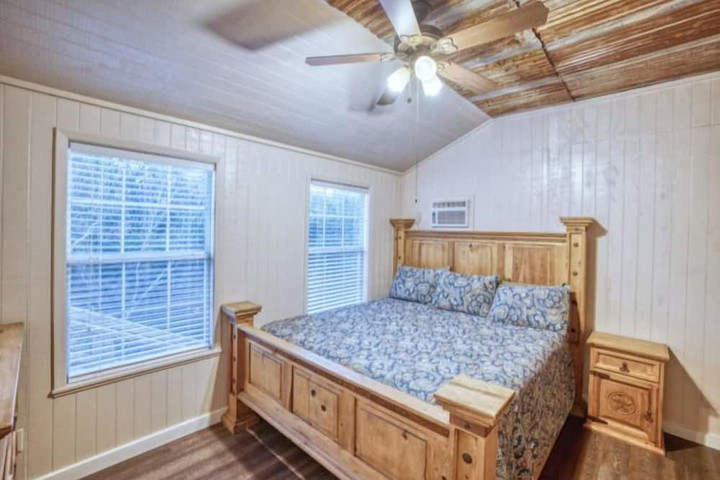 Riverfront Cabins  And  Vacation Homes - Leakey, TX