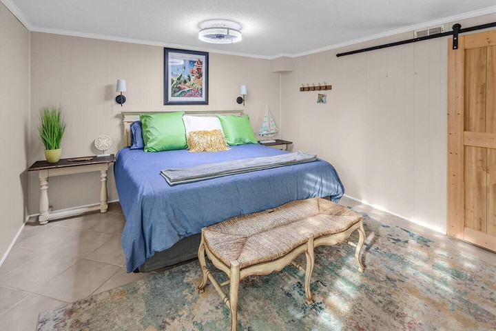 Serene Lakefront Guest Suite~ Private Bath & Entry - Rock Hill, SC