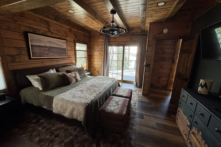 Luxury 7br Lakefront Log Lodge; Sleeps 18 - Treasure Lake, PA