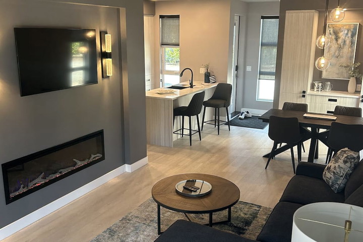 Romantic 2bdrm 2.5bthrm Fully Equipped Townhouse Beach Access, Pet Friendly New - British Columbia