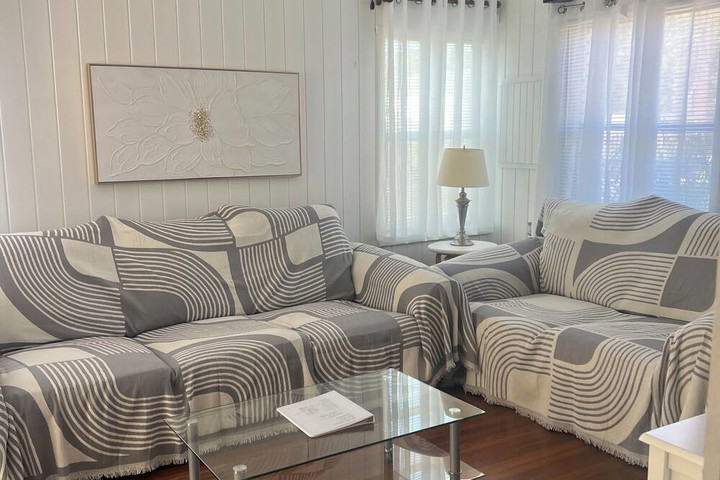 Home 5 Minutes Near Kemah Boardwalk - Dog Friendly - Yard & Fenced-in Patio - Kemah, TX