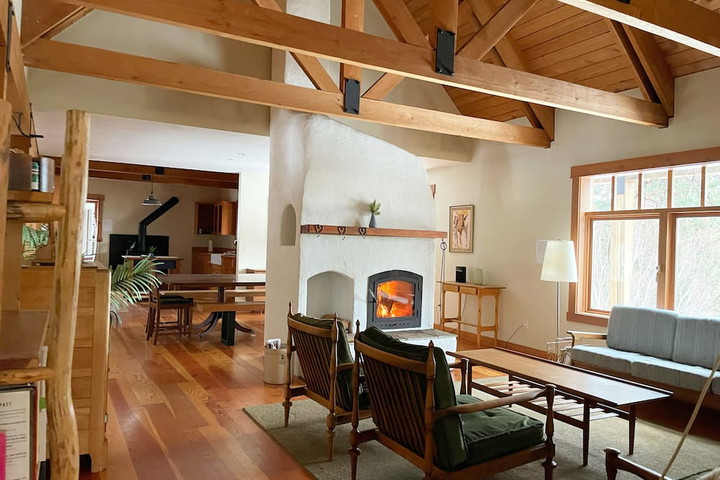 Lavender Cabin At Tin Poppy: Solar Powered Group Stay + Private Sauna Salmon Arm - British Columbia