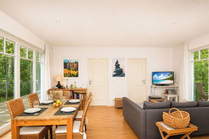 A Wonderful Vacation Rental For 2 Adults And 2 Children With An Ocean View - Warnemünde