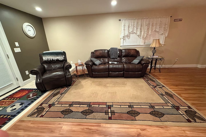 Welcoming 1500 Square Foot 3-bedroom House Completely Remodeled In Southington - Bristol, CT