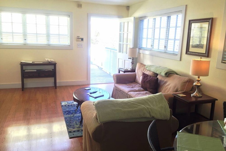3119 Yellow House Guest - Almost Oceanfront! - Monterey