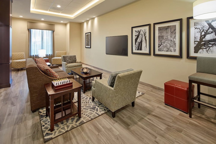 Accessible 1-bedroom Suite | Daily Hot Breakfast Included! - Orange, CA