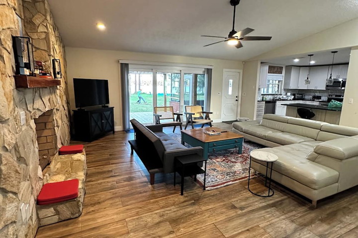 Peaceful Lakefront Home! - Odessa, FL